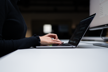 How to Download Shopify on Laptop: A Comprehensive Guide for E-commerc – Power Commerce